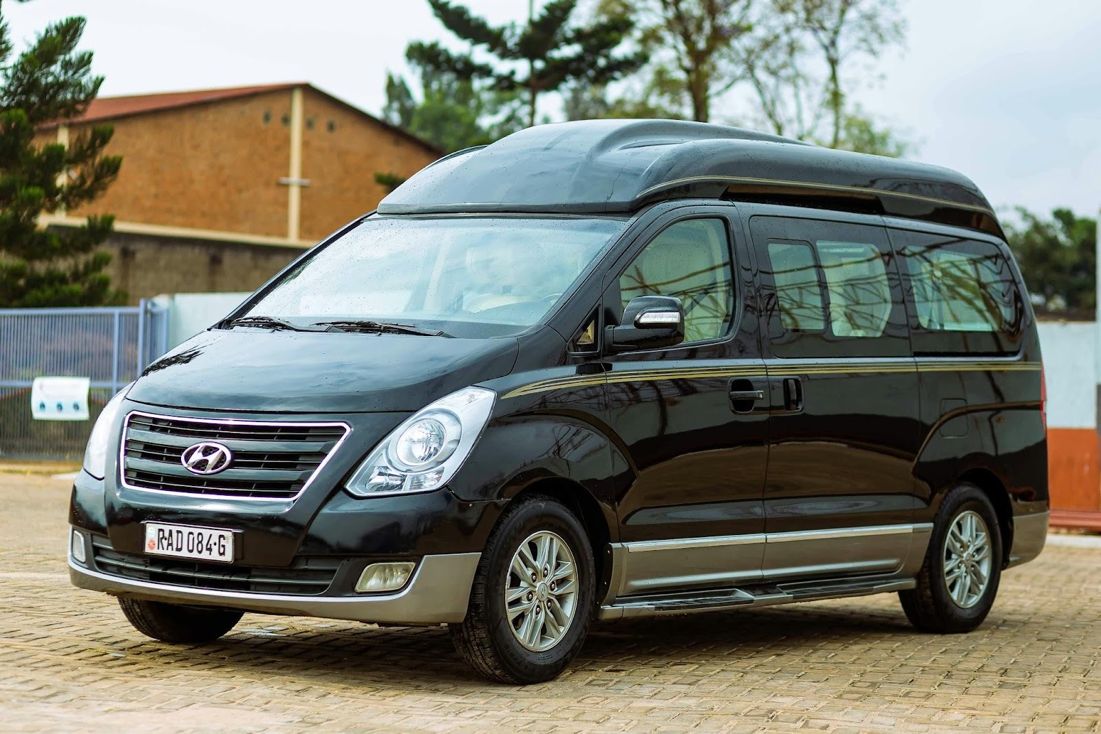 Why a Multipurpose Passenger Van is a Useful Tool for Travelers
